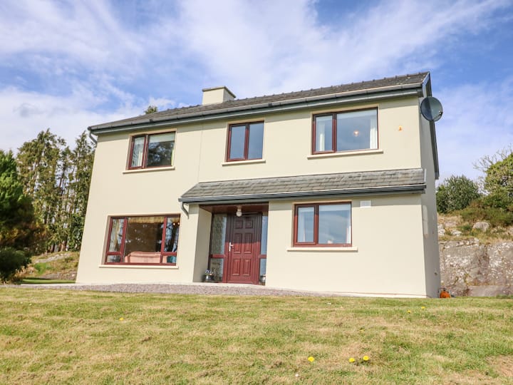 Teach Ards - Kenmare