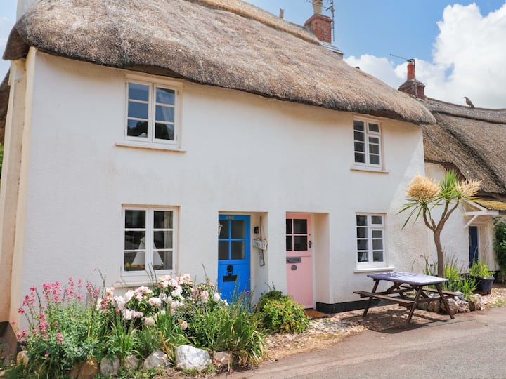 2 The Square - Hope Cove