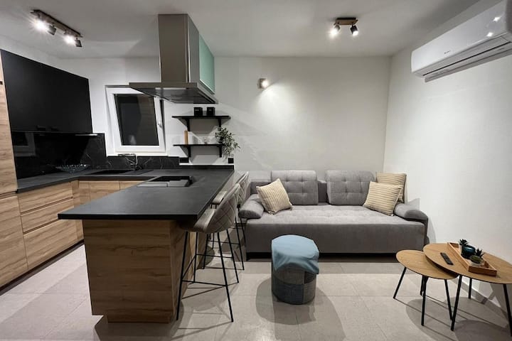 A-24982-a Appartement De Deux Chambres Avec La - Smokvica