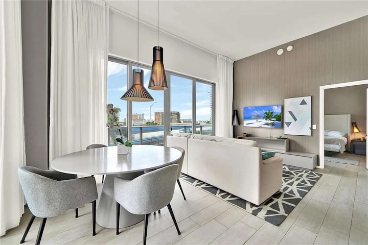 Amazing 2br Apt W/ Resort-style Amenities - 好萊塢