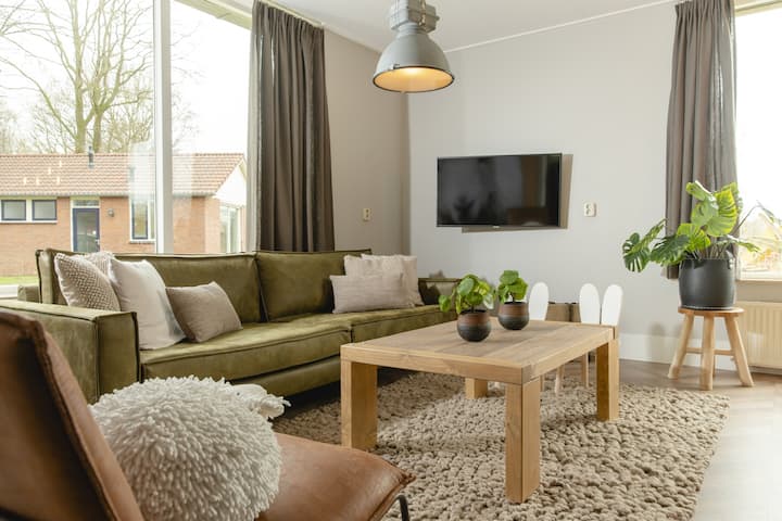 Children's Bungalow With Heated Hot Tub | 8 Pers. - Almelo