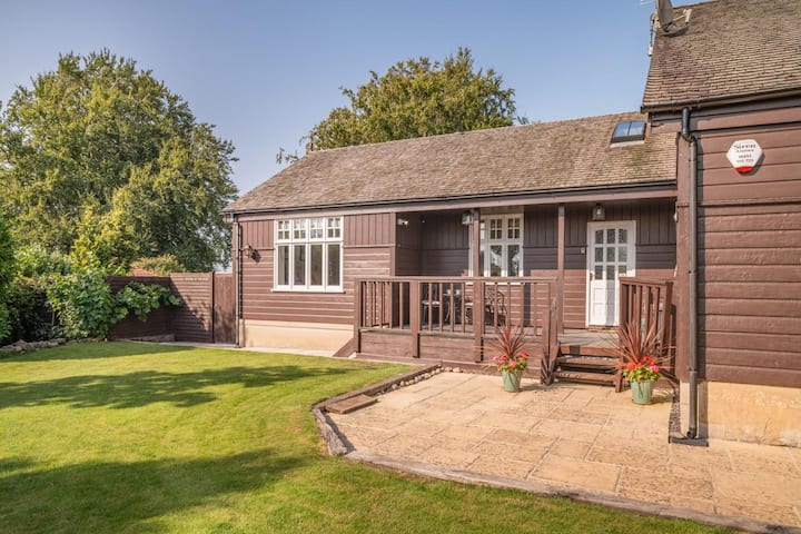 1 Bed In Burleigh (Oc-p32980) - Stroud