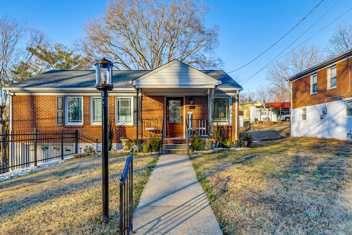 Stay Near Averett & Caesars! Cozy Home W/ Patio - Danville, VA