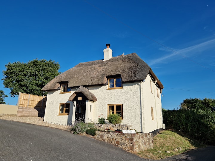 Honeysuckle Cottage - Axminster