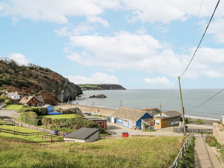 Awel Deg, Tresaith - Aberporth