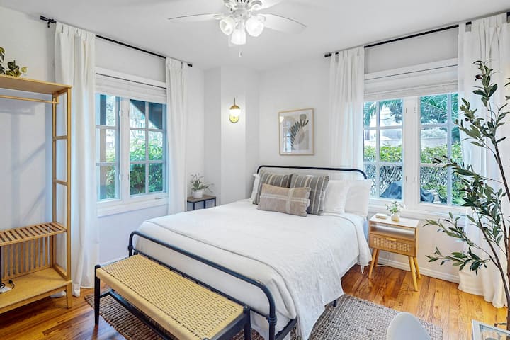 1 Block To East Beach | Charming Studio With Patio - Montecito, CA