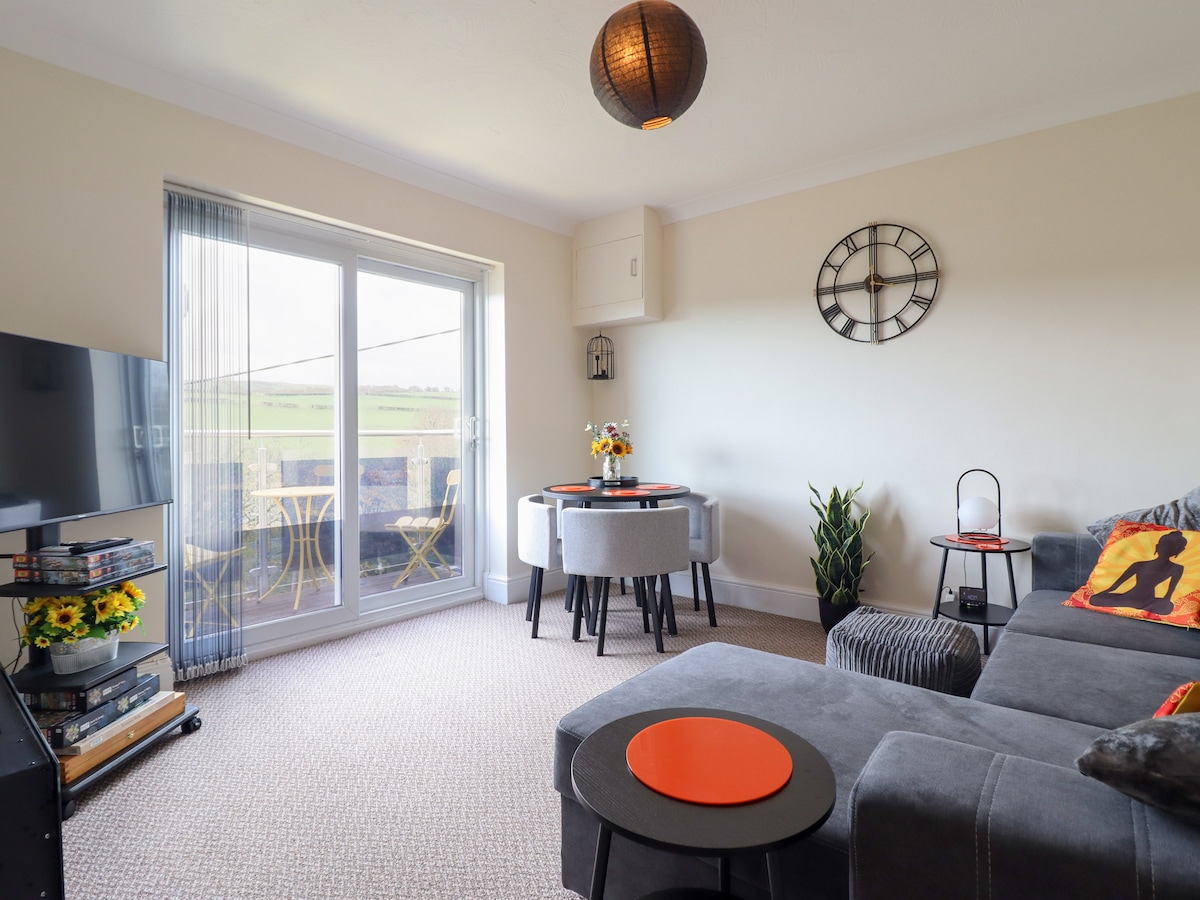 Golygfa - Houses for Rent in Pandy Tudur, Wales, United Kingdom - Airbnb