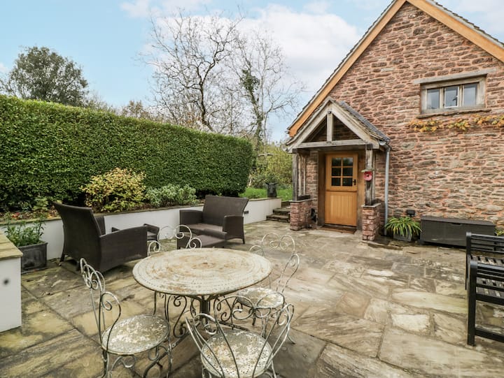 Walnut Cottage - Usk
