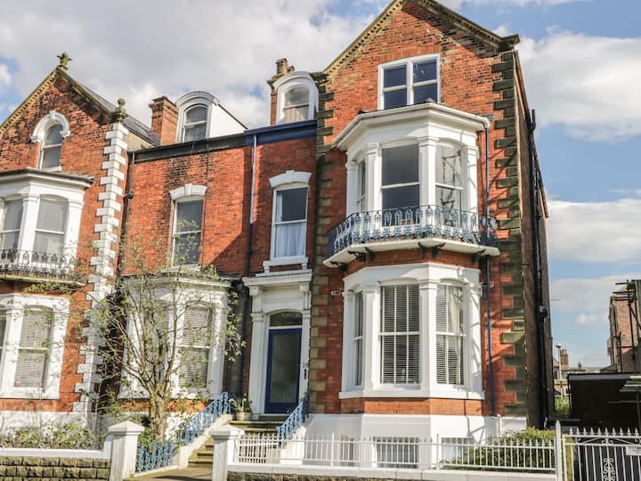 Esplanade Gardens, Apartment 1 - Scarborough