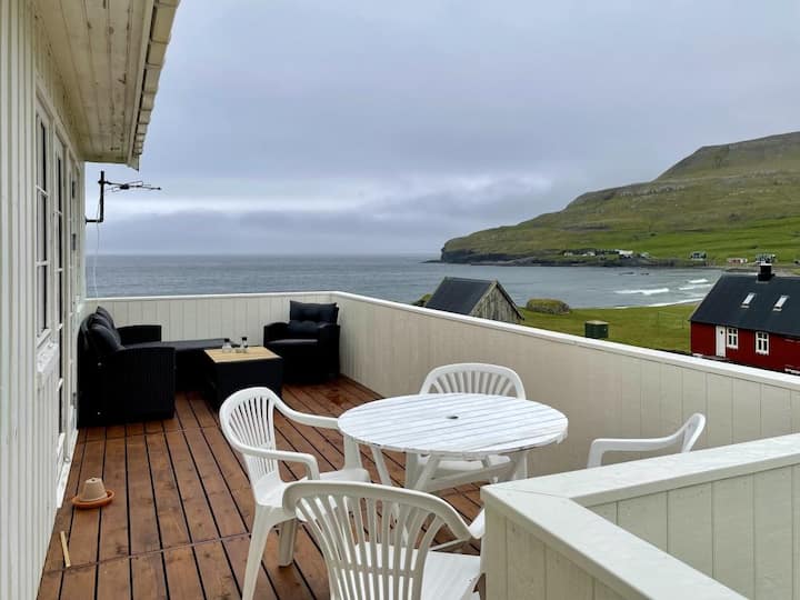 Large Seaside Piano Villa With Ocean Views - Faroe Islands
