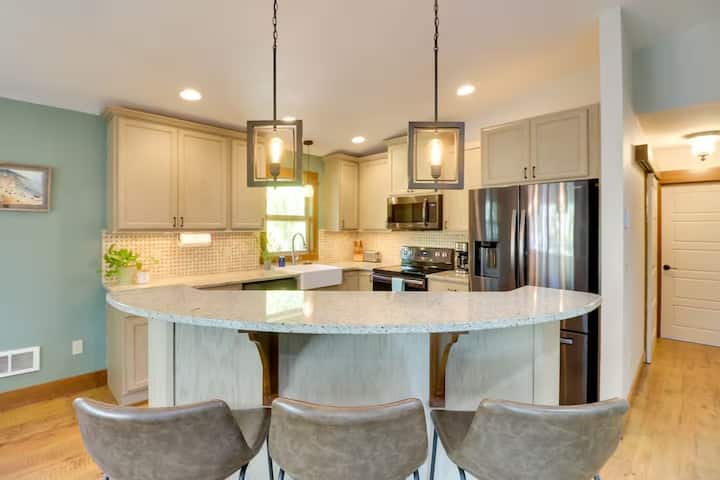 Whitefish Ski & Lake Condo Near Downtown - Whitefish, MT