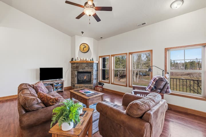 Blue Heron: Dover Bay Condo Near Lake & Trails - Sagle, ID