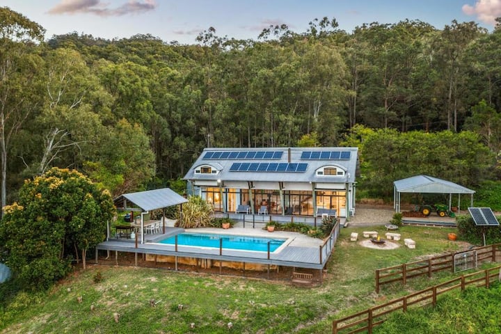 The Farm On Razorback Ridge And Tiny Home - Nambour