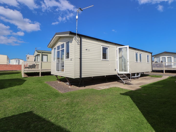 Away Resorts - Golden Sands Holiday Park, K - Rhyl