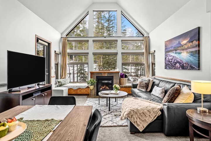 Luxe Mountain Retreat|sleeps 12|pool, Hot Tub, Gym - Canmore