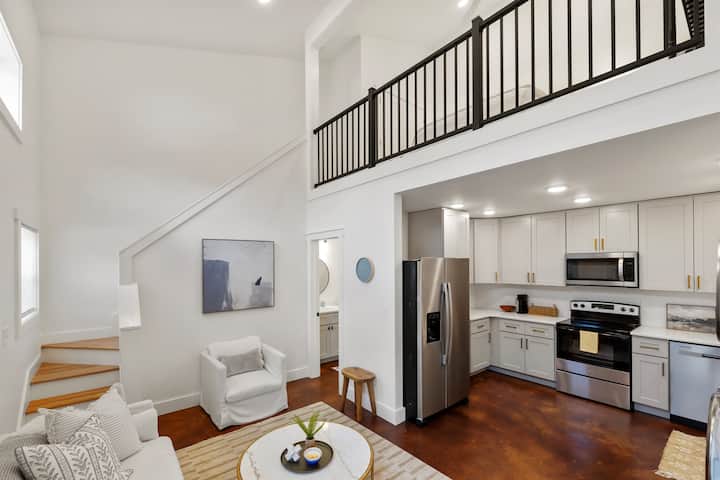 Minutes To Campus, Outdoor Seating, Bunk Beds - Starkville, MS