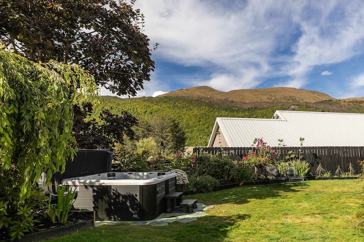 Goldrush Retreat With Hot Tub And Log Burner - Arrowtown