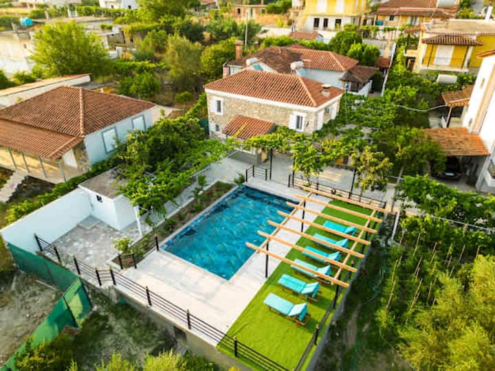 Filippos Traditional Villa – Pool Retreat - Saranda