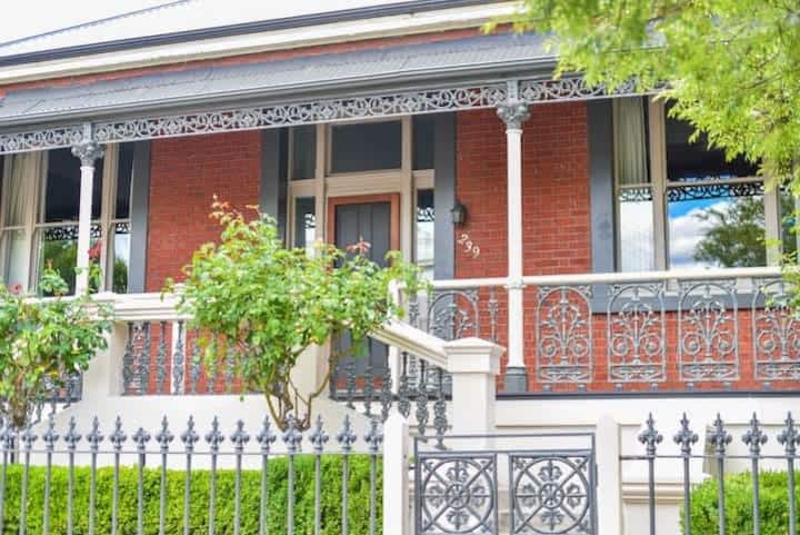 Queen On Charles 4br Large Luxury Home - ローンセストン