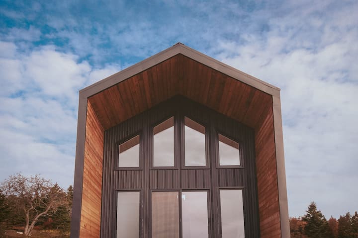 Black Salt Retreat: Nordic Cabin W/ Hot Tub Views - Lunenburg