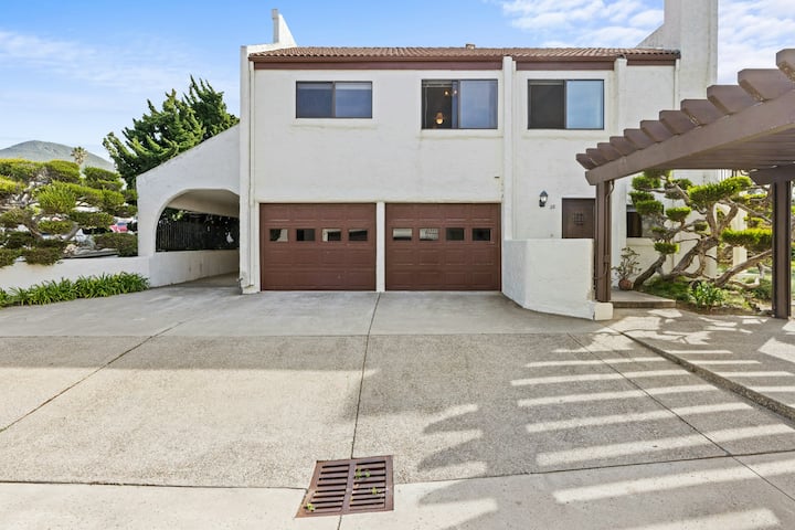 Classic 3br Oceanview | Balcony | Garage Parking - Cayucos State Beach