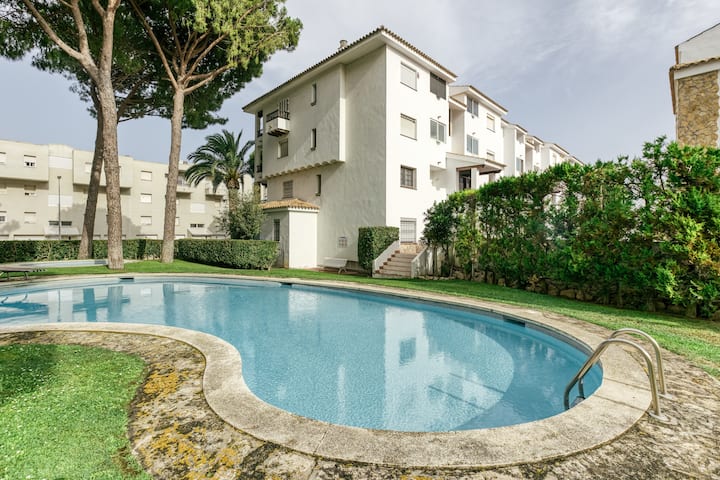 Amarres Con Piscina - L'Estartit