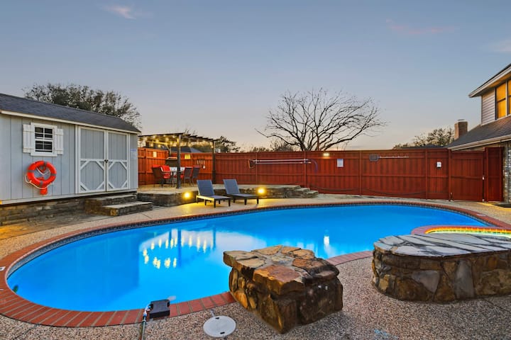 Best Of Desoto | 5br/3ba W Pool, Patio, Bbq, Games - Cedar Hill, TX