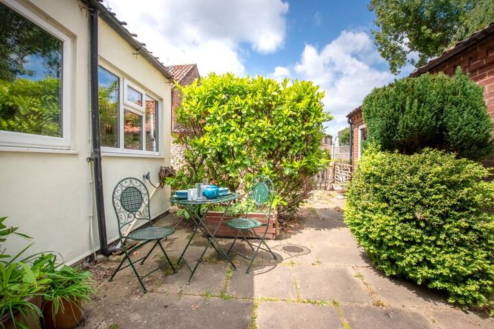 2 Bed In Briston (Oc-s30561) - Briston