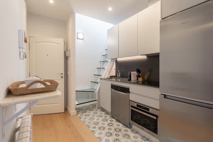 Charming Attic With Terrace In Las Letras - Madrid