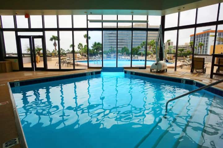 Central Corpus Christi Stay | 3 Relaxing Units - Corpus Christi, TX