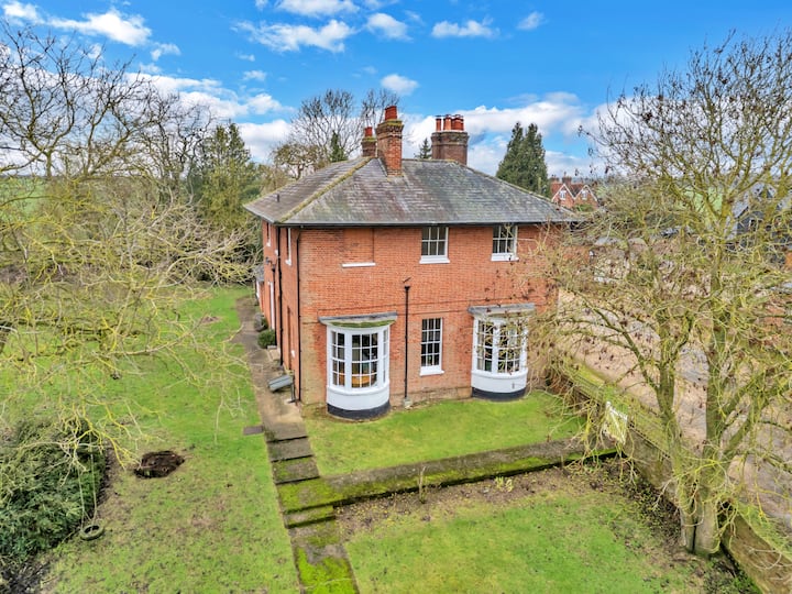 Finest Retreats | Clavering Hall - Saffron Walden