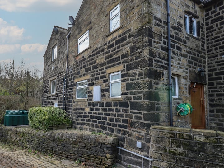 11 Hollin Well Cottage - Hebden Bridge