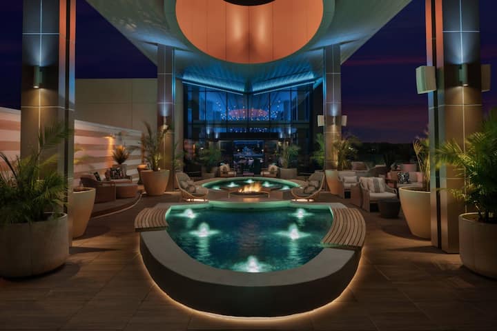 Next To Gas South Arena + Rooftop Bar. Pool. Gym. - Duluth, GA