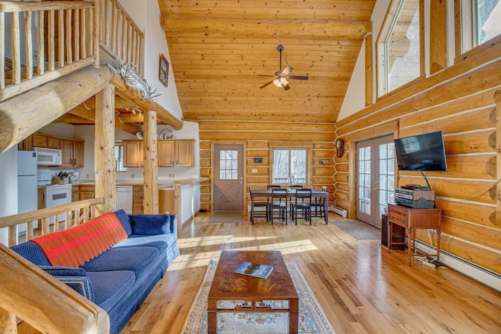 Deck & Pond Views! 2-acre, Woodsy Rocky Mtn Haven - Sweetwater Lake, CO