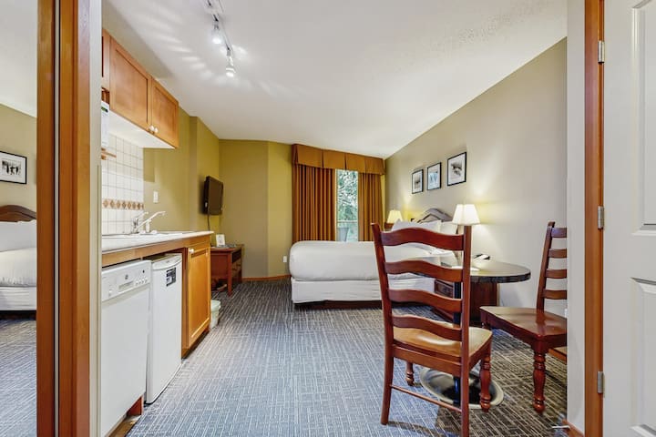 Cascade Lodge 511 - Whistler