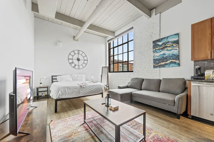 Industrial Studio In The Heart Of The City - Cleveland, OH