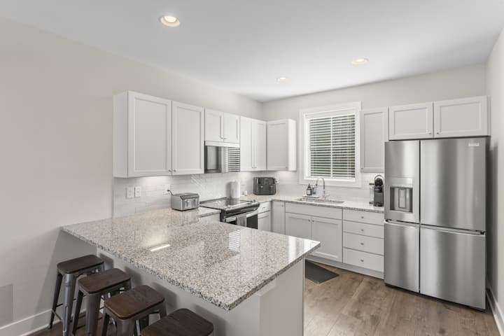 Riverview Retreat: Neyland Stadium – 3br/2.5ba - Knoxville, TN