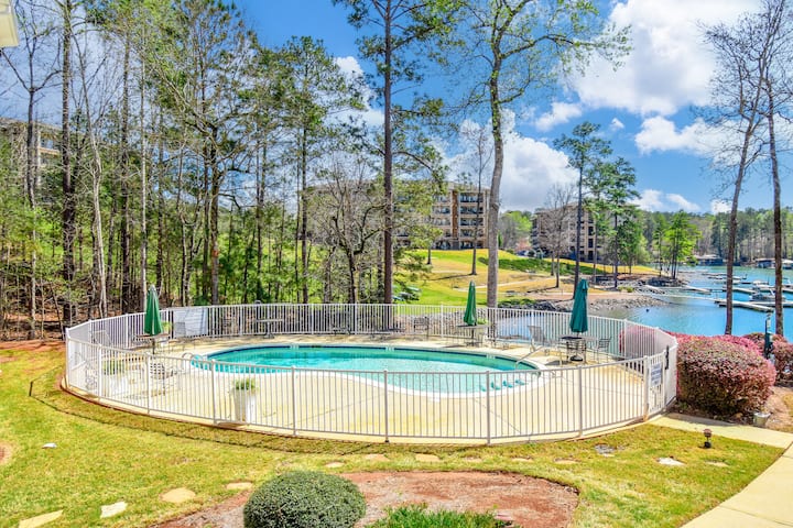 Poolside Daydreams On Lake Martin - Lake Martin, AL