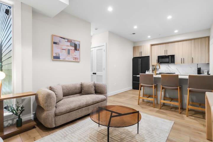 Sojourn | Renovated 2br, Steps To Metro - Washington, D.C.