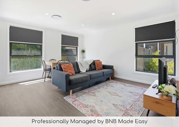 Villa Endsleigh | Cbd Retreat, 2 Bed 2 Bath - Orange