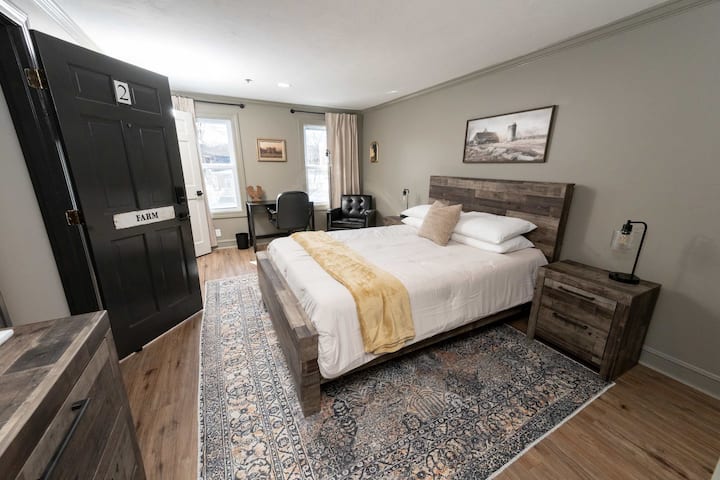 Farm Room: The Inn At Fireside Tavern Sherborn - Wellesley, MA