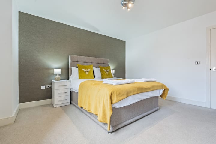 Bright & Central Flat | Sleeps 6, Wi-fi Ready - Derby