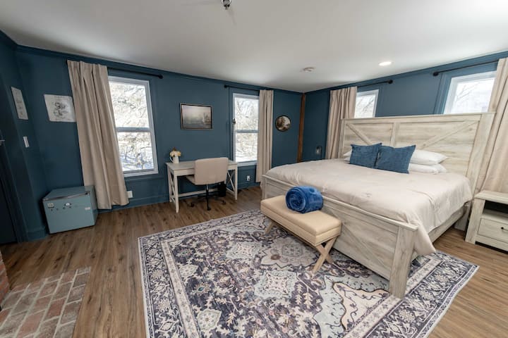 Pond Room: The Inn At Fireside Tavern Sherborn - Wellesley, MA