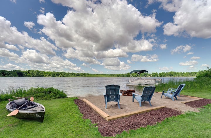 Lakefront Retreat W/ Kayak, Deck & Fire Pit! - Auburn Hills, MI