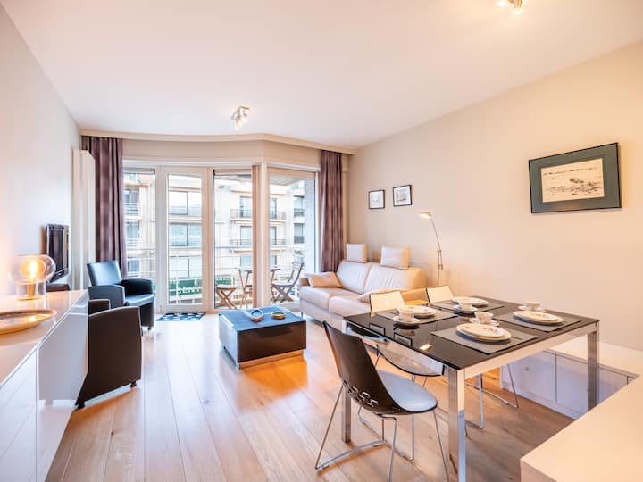 Bel Appartement Avec Balcon Dans Le Centre Ville - Coxyde