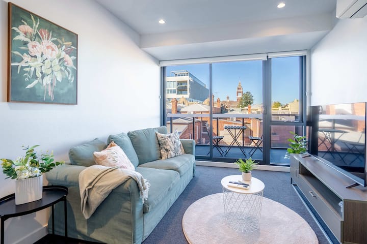 Modern 2br Apartment With Smart Tv And Views - Box Hill