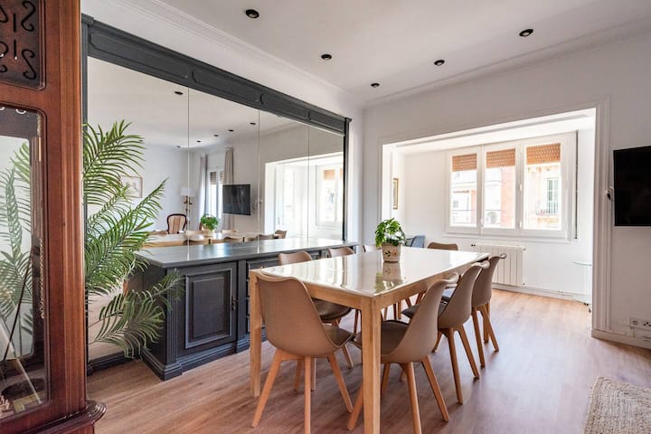 Monthly Central Flat  Urgell 1 Min  Ac + Wi-fi - Esplugues de Llobregat