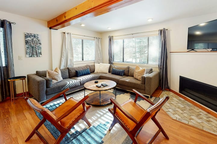 Large 3br Mountainview | Hot Tub | Fireplace - Truckee, CA