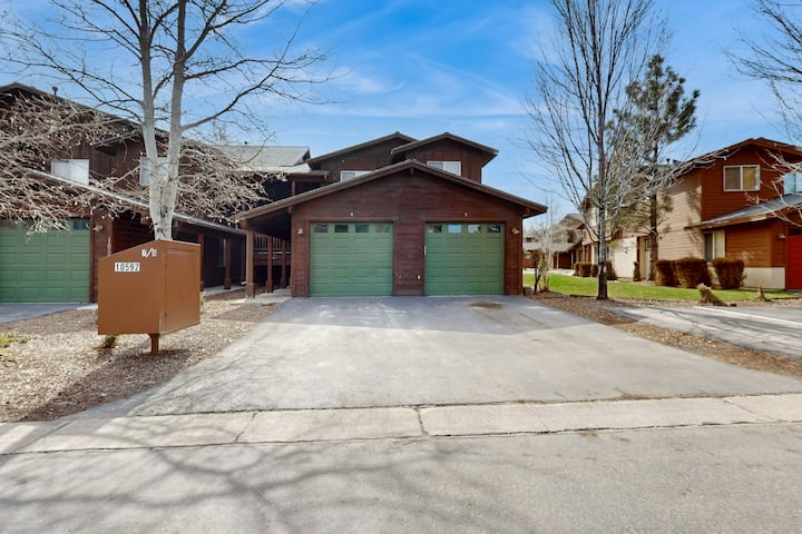 2br 2nd-floor | Deck | Fireplace - Truckee, CA