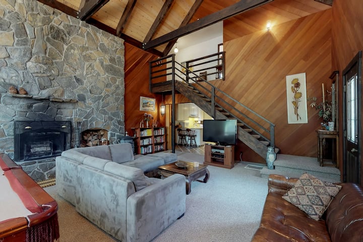 Skiing 4br Mountainview | Pool | Hot Tub | Dock - Donner Lake, CA